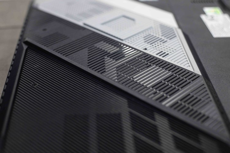 Chi tiết laptop cấu hình 'khủng' ROG Strix SCAR 18 - Công nghệ thật đơn ...